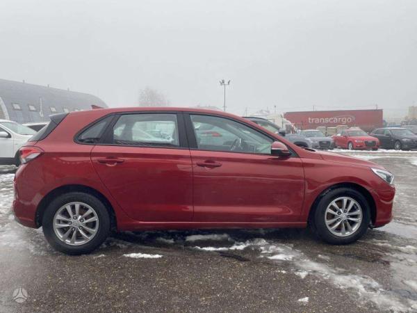 Red Hyundai i30 2017 in Radviliskis, with an engine capacity of 1.00 L and mileage of 146 thousand km for 7550 €, photo 8 on AUTOMOTO.COM.LV