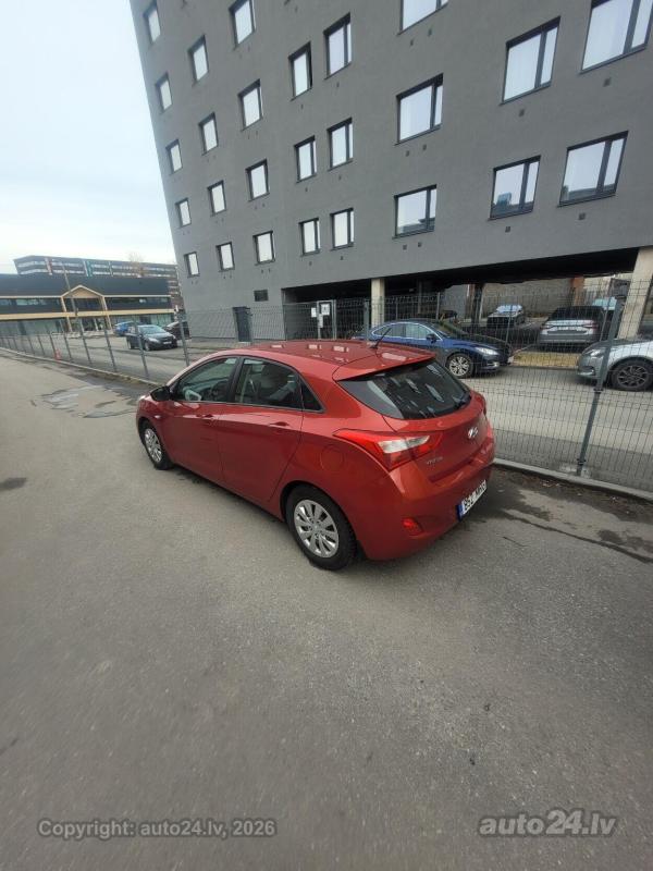 Red Hyundai i30 2017 in Tallinn, with an engine capacity of 1.40 L and mileage of 88 thousand km for 6900 €, photo 5 on AUTOMOTO.COM.LV