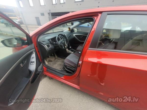 Red Hyundai i30 2017 in Tallinn, with an engine capacity of 1.40 L and mileage of 88 thousand km for 6900 €, photo 7 on AUTOMOTO.COM.LV