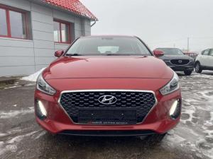 Red Hyundai i30 2017 in Radviliskis, with an engine capacity of 1.00 L and mileage of 146 thousand km for 7550 €, photo 5 on AUTOMOTO.COM.LV