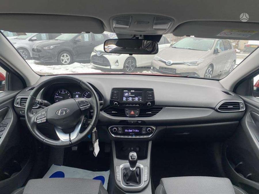 Red Hyundai i30 2017 in Radviliskis, with an engine capacity of 1.00 L and mileage of 146 thousand km for 7550 €, photo 12 on AUTOMOTO.COM.LV