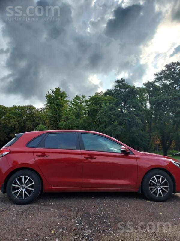 Sarkans Hyundai i30 2018 Liepāja, ar dzinēja tilpumu 1.40 L un nobraukumu 123 tūkst. km par 6500 €, foto 3 vietnē AUTOMOTO.COM.LV