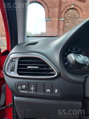 Sarkans Hyundai i30 2018 Liepāja, ar dzinēja tilpumu 1.40 L un nobraukumu 123 tūkst. km par 6500 €, foto 9 vietnē AUTOMOTO.COM.LV
