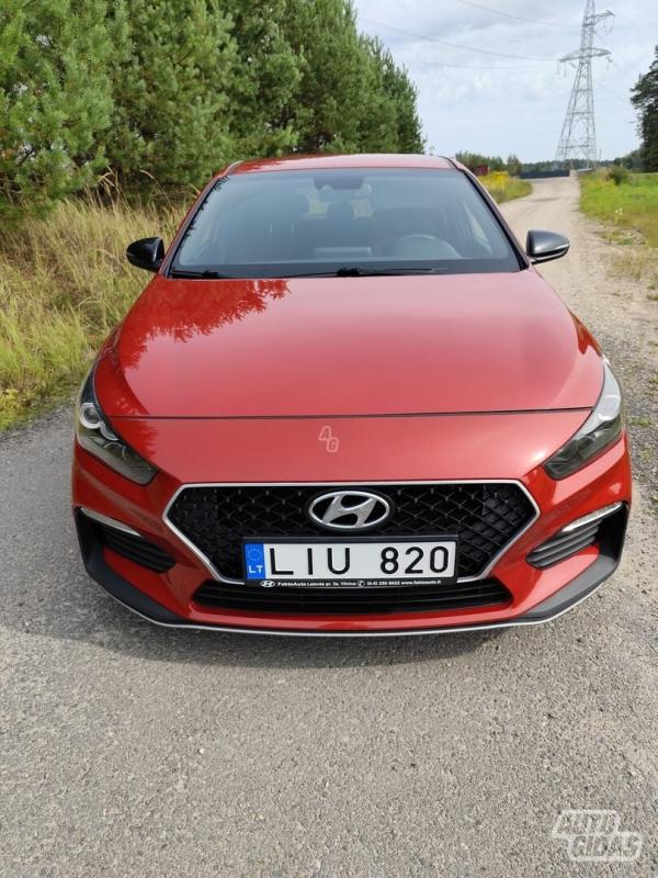 Sarkans Hyundai i30 2020 Viļņa, ar dzinēja tilpumu 1.40 L un nobraukumu 84 tūkst. km par 16500 €, foto 1 vietnē AUTOMOTO.COM.LV