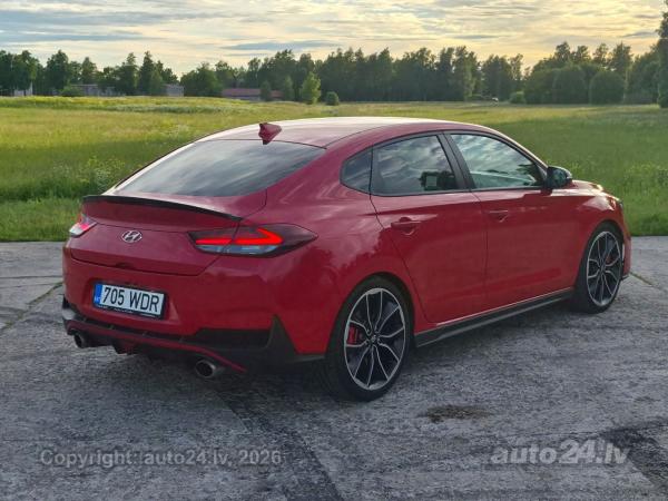 Red Hyundai i30 2020 in Rakvere, with an engine capacity of 2.00 L and mileage of 76 thousand km for 19900 €, photo 5 on AUTOMOTO.COM.LV