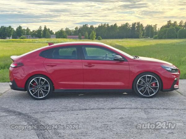 Red Hyundai i30 2020 in Rakvere, with an engine capacity of 2.00 L and mileage of 76 thousand km for 19900 €, photo 7 on AUTOMOTO.COM.LV
