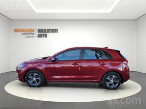 Red Hyundai i30 2021 in Liepaja, with an engine capacity of 1.50 L and mileage of 76 thousand km for 13490 €, photo 4 on AUTOMOTO.COM.LV