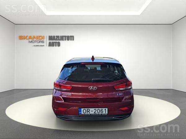 Sarkans Hyundai i30 2021 Liepāja, ar dzinēja tilpumu 1.50 L un nobraukumu 76 tūkst. km par 13490 €, foto 5 vietnē AUTOMOTO.COM.LV