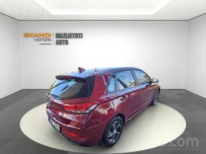 Red Hyundai i30 2021 in Liepaja, with an engine capacity of 1.50 L and mileage of 76 thousand km for 13490 €, photo 7 on AUTOMOTO.COM.LV