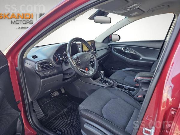 Красный Хендай i30 2021 в Лиепая, объемом двигателя 1.50 л и пробегом 76 тыс. км за 13490 €, фото 10 на AUTOMOTO.COM.LV