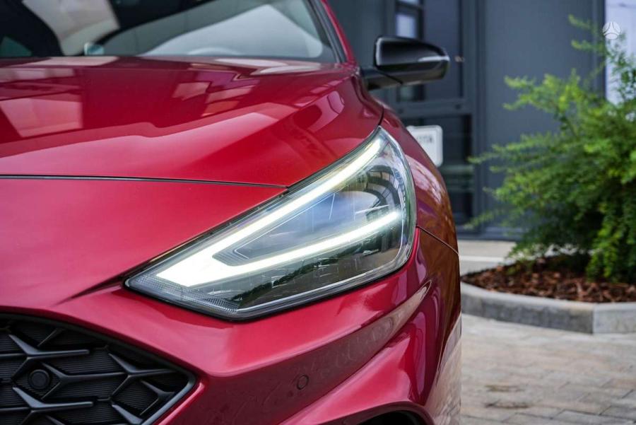 Красный Хендай i30 2022 в Каунас, объемом двигателя 1.48 л и пробегом 53 тыс. км за 16450 €, фото 8 на AUTOMOTO.COM.LV