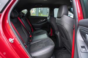 Красный Хендай i30 2022 в Каунас, объемом двигателя 1.48 л и пробегом 53 тыс. км за 16450 €, фото 37 на AUTOMOTO.COM.LV