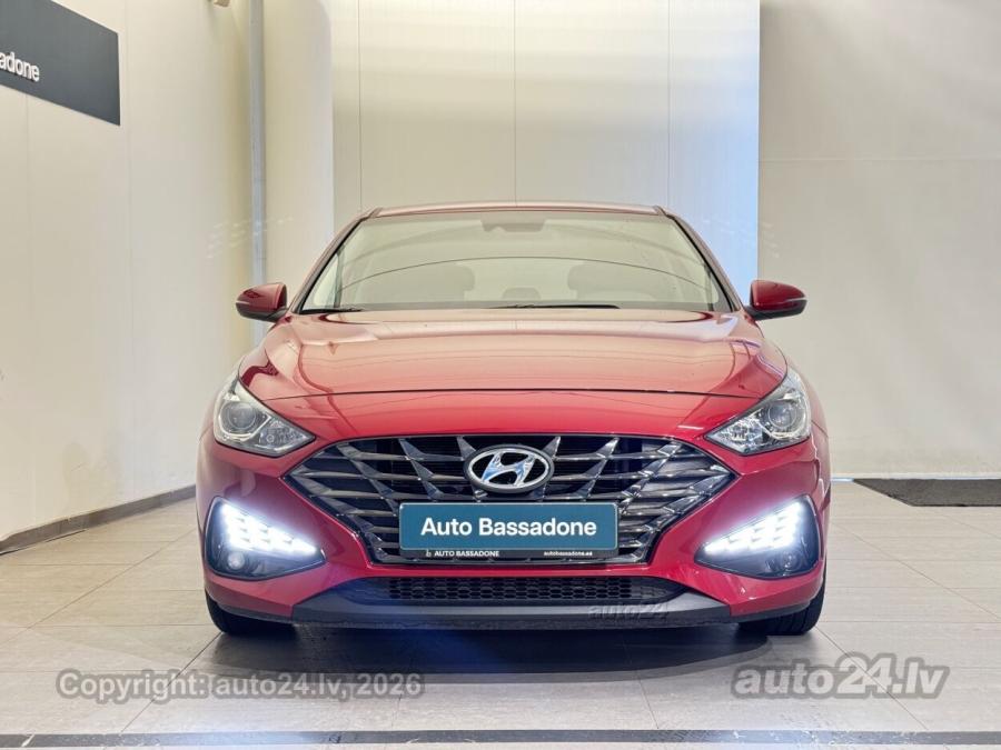 Красный Хендай i30 2023 в Таллин, объемом двигателя 1.00 л и пробегом 44 тыс. км за 15900 €, фото 3 на AUTOMOTO.COM.LV