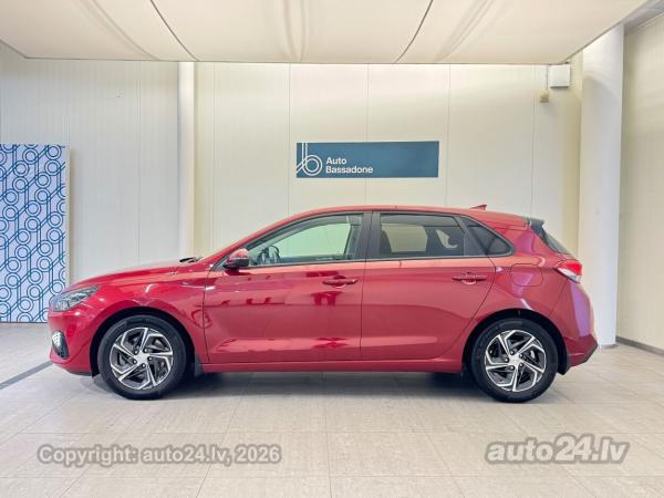 Red Hyundai i30 2023 in Tallinn, with an engine capacity of 1.00 L and mileage of 44 thousand km for 15900 €, photo 3 on AUTOMOTO.COM.LV