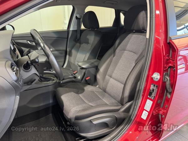 Red Hyundai i30 2023 in Tallinn, with an engine capacity of 1.00 L and mileage of 44 thousand km for 15900 €, photo 7 on AUTOMOTO.COM.LV