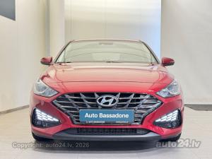 Red Hyundai i30 2023 in Tallinn, with an engine capacity of 1.00 L and mileage of 70 thousand km for 15900 €, photo 3 on AUTOMOTO.COM.LV