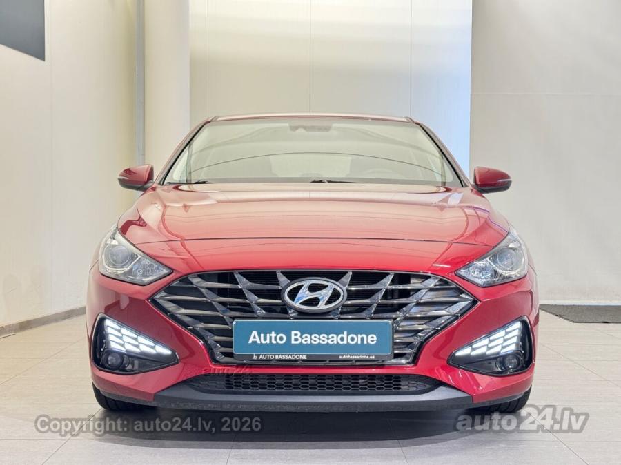Red Hyundai i30 2023 in Tallinn, with an engine capacity of 1.00 L and mileage of 70 thousand km for 15900 €, photo 3 on AUTOMOTO.COM.LV