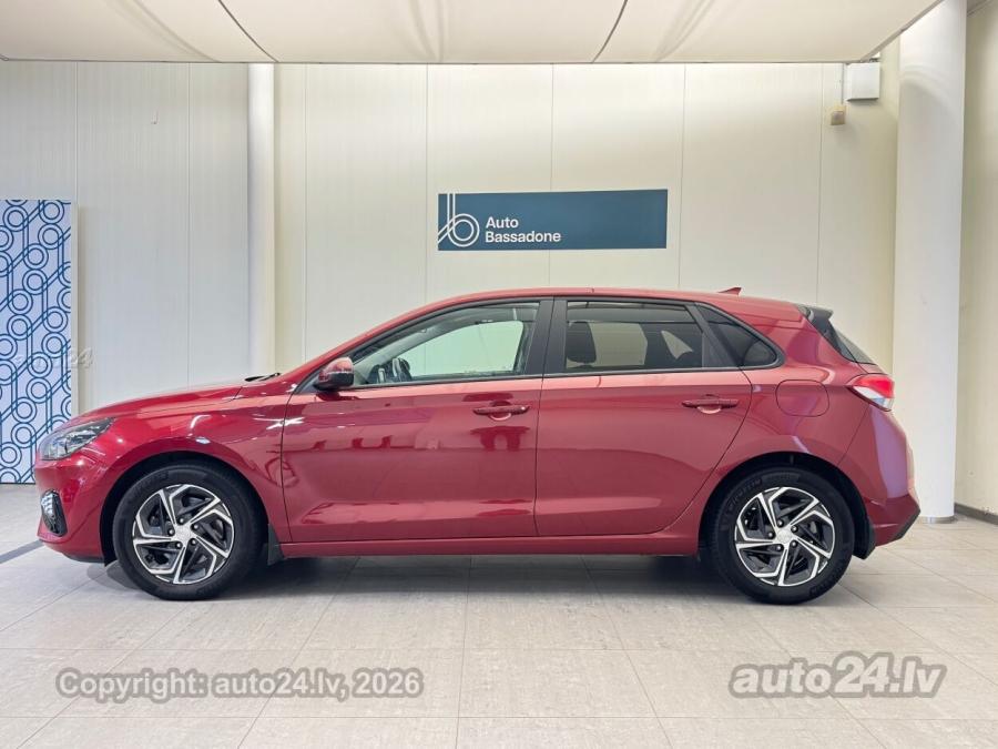 Red Hyundai i30 2023 in Tallinn, with an engine capacity of 1.00 L and mileage of 70 thousand km for 15900 €, photo 4 on AUTOMOTO.COM.LV
