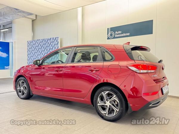 Красный Хендай i30 2023 в Таллин, объемом двигателя 1.00 л и пробегом 70 тыс. км за 15900 €, фото 4 на AUTOMOTO.COM.LV