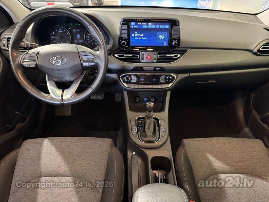 Red Hyundai i30 2023 in Tallinn, with an engine capacity of 1.00 L and mileage of 70 thousand km for 15900 €, photo 18 on AUTOMOTO.COM.LV