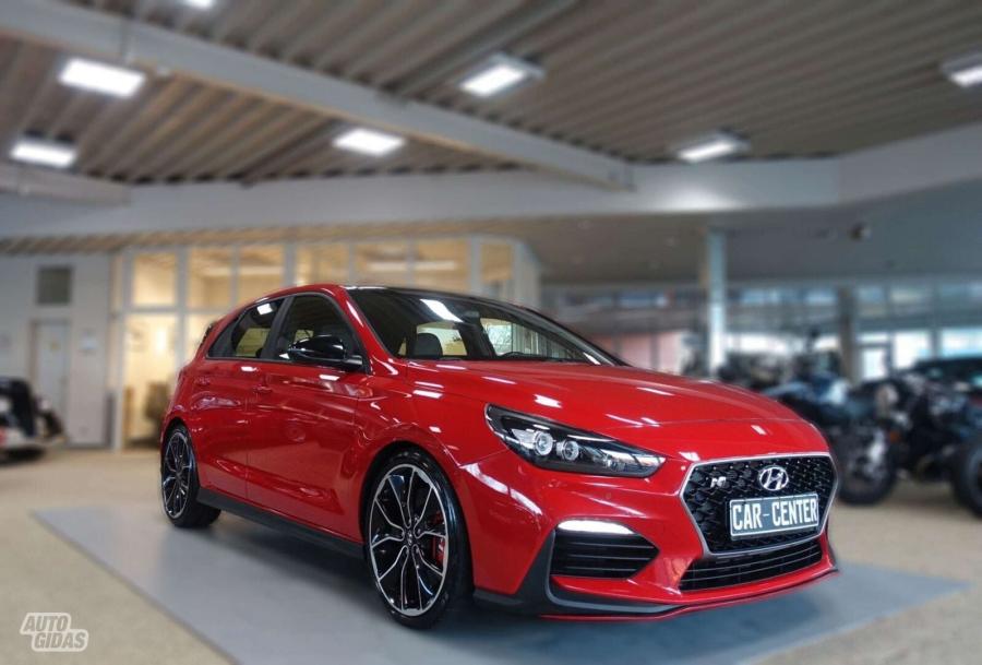 Red Hyundai i30 2019 in Kaunas, with an engine capacity of 2.00 L and mileage of 84 thousand km for 22040 €, photo 1 on AUTOMOTO.COM.LV