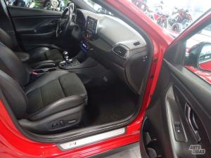 Red Hyundai i30 2019 in Kaunas, with an engine capacity of 2.00 L and mileage of 84 thousand km for 22040 €, photo 13 on AUTOMOTO.COM.LV
