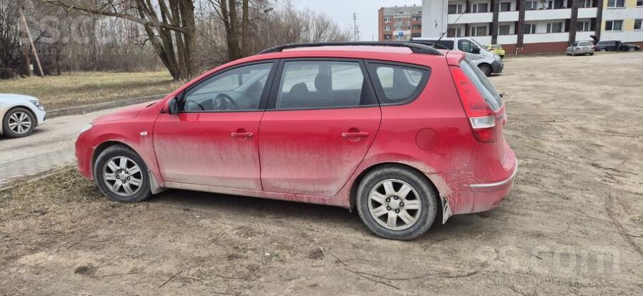 Red Hyundai i30 2008 in Jelgava, with an engine capacity of 1.60 L and mileage of 0 thousand km for 1000 €, photo 3 on AUTOMOTO.COM.LV