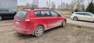 Red Hyundai i30 2008 in Jelgava, with an engine capacity of 1.60 L and mileage of 0 thousand km for 1000 €, photo 4 on AUTOMOTO.COM.LV