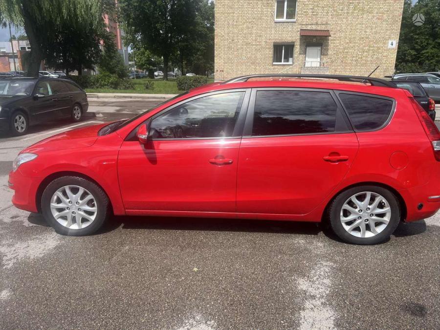 Красный Хендай i30 2009 в Мариямполе, объемом двигателя 1.59 л и пробегом 279 тыс. км за 2200 €, фото 6 на AUTOMOTO.COM.LV