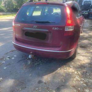 Красный Хендай i30 2009 в Каунас, объемом двигателя 1.40 л и пробегом 300 тыс. км за 700 €, фото 4 на AUTOMOTO.COM.LV
