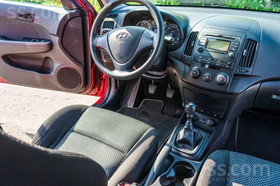 Sarkans Hyundai i30 2010 Limbaži, ar dzinēja tilpumu 1.40 L un nobraukumu 195 tūkst. km par 3000 €, foto 17 vietnē AUTOMOTO.COM.LV