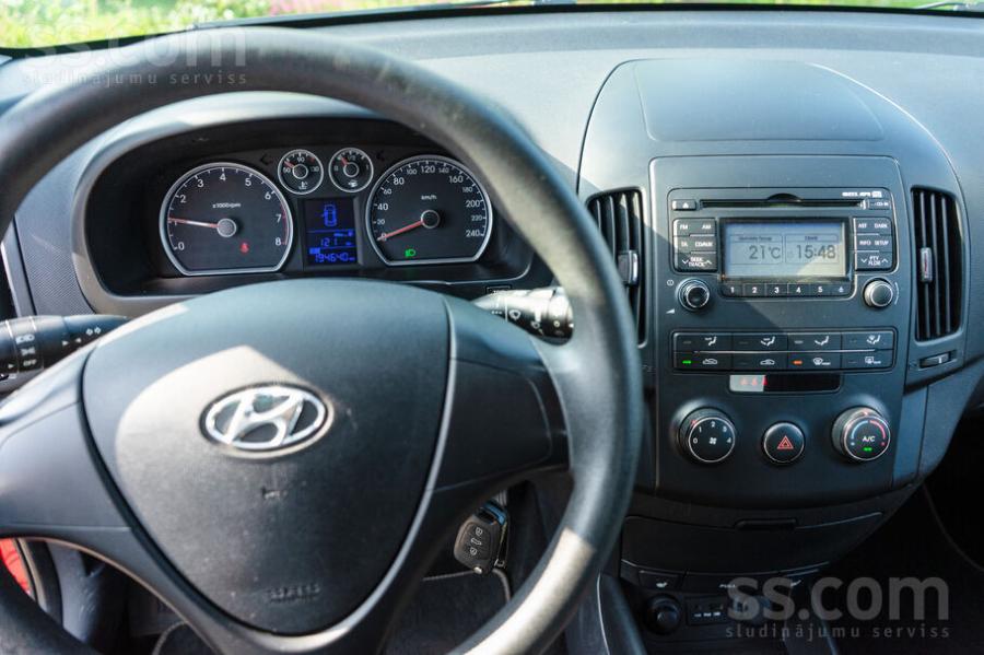 Sarkans Hyundai i30 2010 Limbaži, ar dzinēja tilpumu 1.40 L un nobraukumu 195 tūkst. km par 3000 €, foto 21 vietnē AUTOMOTO.COM.LV
