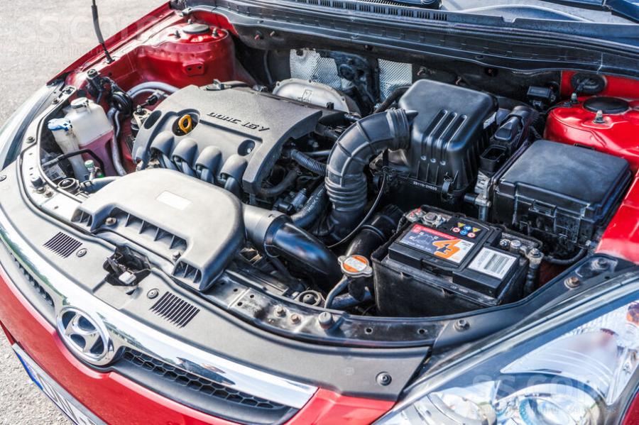 Sarkans Hyundai i30 2010 Limbaži, ar dzinēja tilpumu 1.40 L un nobraukumu 195 tūkst. km par 3000 €, foto 24 vietnē AUTOMOTO.COM.LV
