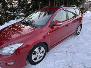 Sarkans Hyundai i30 2011 Raseiniai, ar dzinēja tilpumu 1.58 L un nobraukumu 214 tūkst. km par 2500 €, foto  vietnē AUTOMOTO.COM.LV