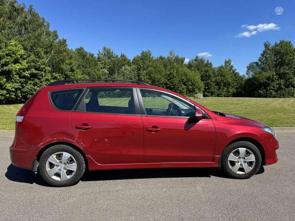 Sarkans Hyundai i30 2011 Viļņa, ar dzinēja tilpumu 1.59 L un nobraukumu 93 tūkst. km par 3300 €, foto 4 vietnē AUTOMOTO.COM.LV