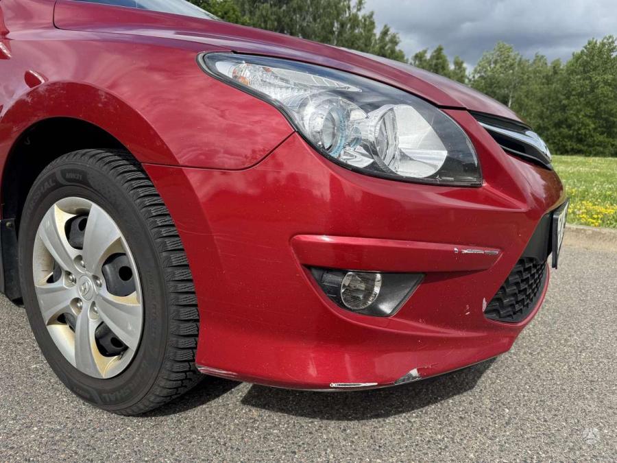 Красный Хендай i30 2011 в Вильнюс, объемом двигателя 1.59 л и пробегом 93 тыс. км за 3300 €, фото 6 на AUTOMOTO.COM.LV