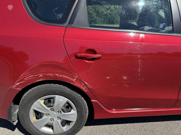 Sarkans Hyundai i30 2011 Viļņa, ar dzinēja tilpumu 1.59 L un nobraukumu 93 tūkst. km par 3300 €, foto 6 vietnē AUTOMOTO.COM.LV