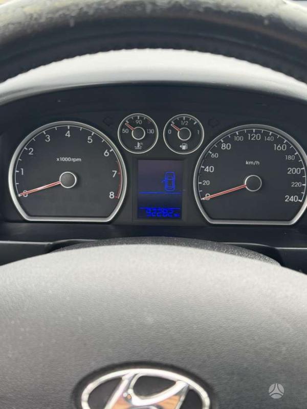 Sarkans Hyundai i30 2011 Viļņa, ar dzinēja tilpumu 1.59 L un nobraukumu 93 tūkst. km par 3300 €, foto 9 vietnē AUTOMOTO.COM.LV
