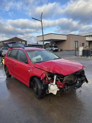 Red Hyundai i30 2012 in Siauliai, with an engine capacity of 1.60 L and mileage of 250 thousand km for 500 €, photo 2 on AUTOMOTO.COM.LV
