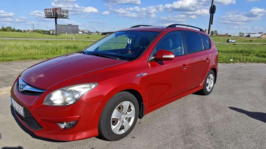 Sarkans Hyundai i30 2012 Kauņa, ar dzinēja tilpumu 1.58 L un nobraukumu 219 tūkst. km par 2600 €, foto 3 vietnē AUTOMOTO.COM.LV