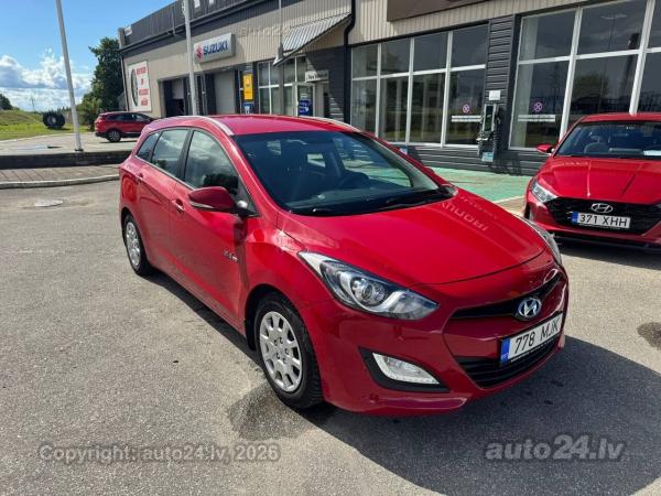 Red Hyundai i30 2014 in Narva, with an engine capacity of 1.60 L and mileage of 124 thousand km for 6290 €, photo 2 on AUTOMOTO.COM.LV
