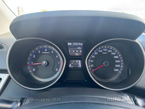 Red Hyundai i30 2014 in Narva, with an engine capacity of 1.60 L and mileage of 124 thousand km for 6290 €, photo 9 on AUTOMOTO.COM.LV