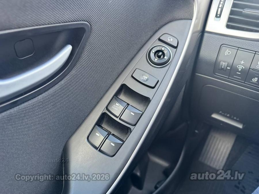 Красный Хендай i30 2014 в Нарва, объемом двигателя 1.60 л и пробегом 124 тыс. км за 6290 €, фото 13 на AUTOMOTO.COM.LV