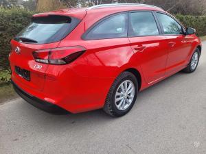 Sarkans Hyundai i30 2018 Vilkaviškis, ar dzinēja tilpumu 1.00 L un nobraukumu 112 tūkst. km par 6999 €, foto 3 vietnē AUTOMOTO.COM.LV