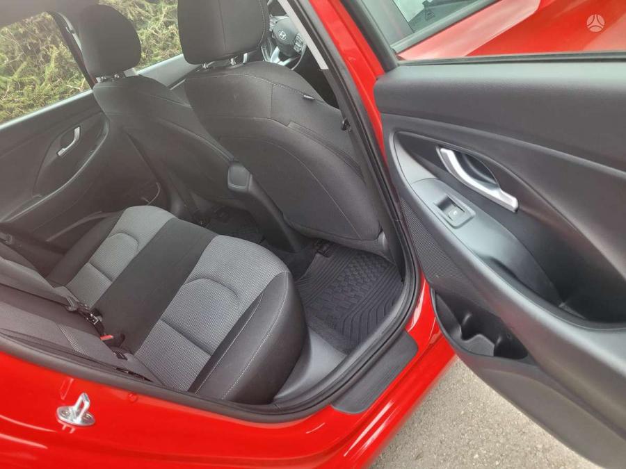Sarkans Hyundai i30 2018 Vilkaviškis, ar dzinēja tilpumu 1.00 L un nobraukumu 112 tūkst. km par 6999 €, foto 5 vietnē AUTOMOTO.COM.LV