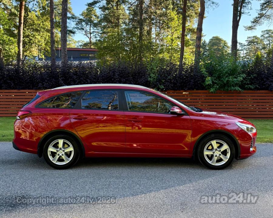 Sarkans Hyundai i30 2018 Tallina, ar dzinēja tilpumu 1.60 L un nobraukumu 220 tūkst. km par 6490 €, foto 3 vietnē AUTOMOTO.COM.LV