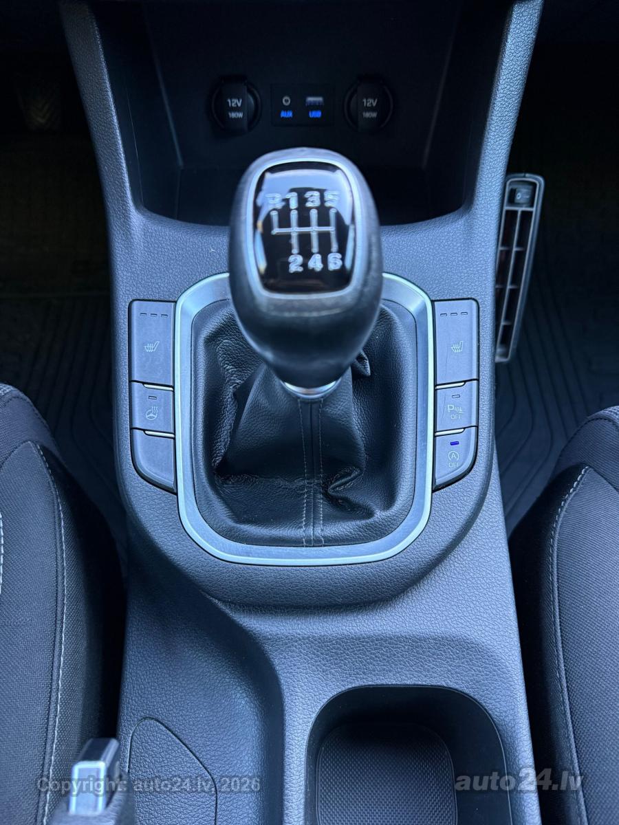 Sarkans Hyundai i30 2018 Tallina, ar dzinēja tilpumu 1.60 L un nobraukumu 220 tūkst. km par 6490 €, foto 18 vietnē AUTOMOTO.COM.LV