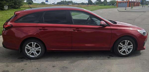 Red Hyundai i30 2019 in Kretinga, with an engine capacity of 1.00 L and mileage of 209 thousand km for 7100 €, photo 2 on AUTOMOTO.COM.LV
