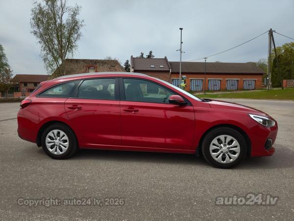 Sarkans Hyundai i30 2020 Tallina, ar dzinēja tilpumu 1.40 L un nobraukumu 74 tūkst. km par 12700 €, foto 2 vietnē AUTOMOTO.COM.LV
