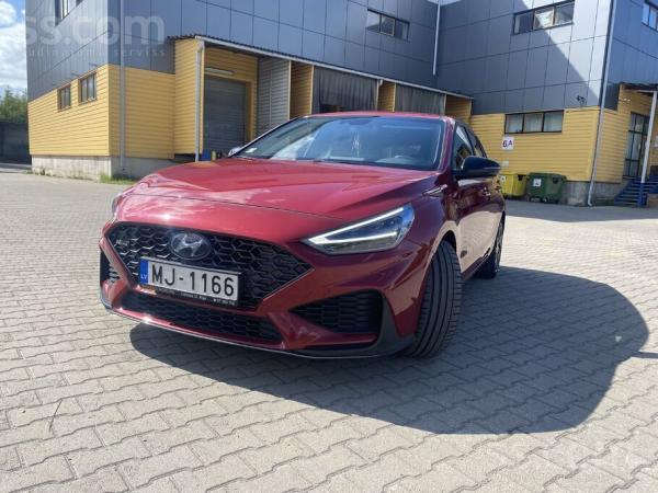 Красный Хендай i30 2020 в Рига, объемом двигателя 1.50 л и пробегом 85 тыс. км за 15500 €, фото 1 на AUTOMOTO.COM.LV